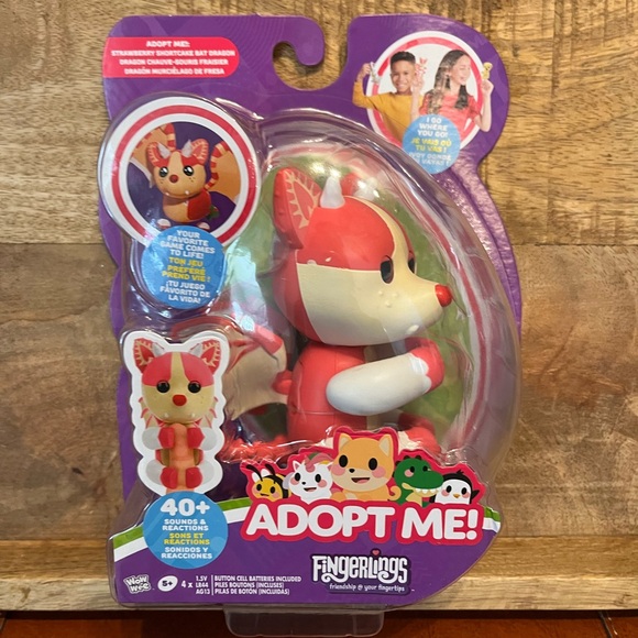 Fingerlings | Toys | Adopt Me Fingerlings Strawberry Shortcake Bat ...